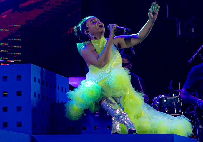 O talento de Joyce Alane: artista conquista fãs e se destaca no cenário ...